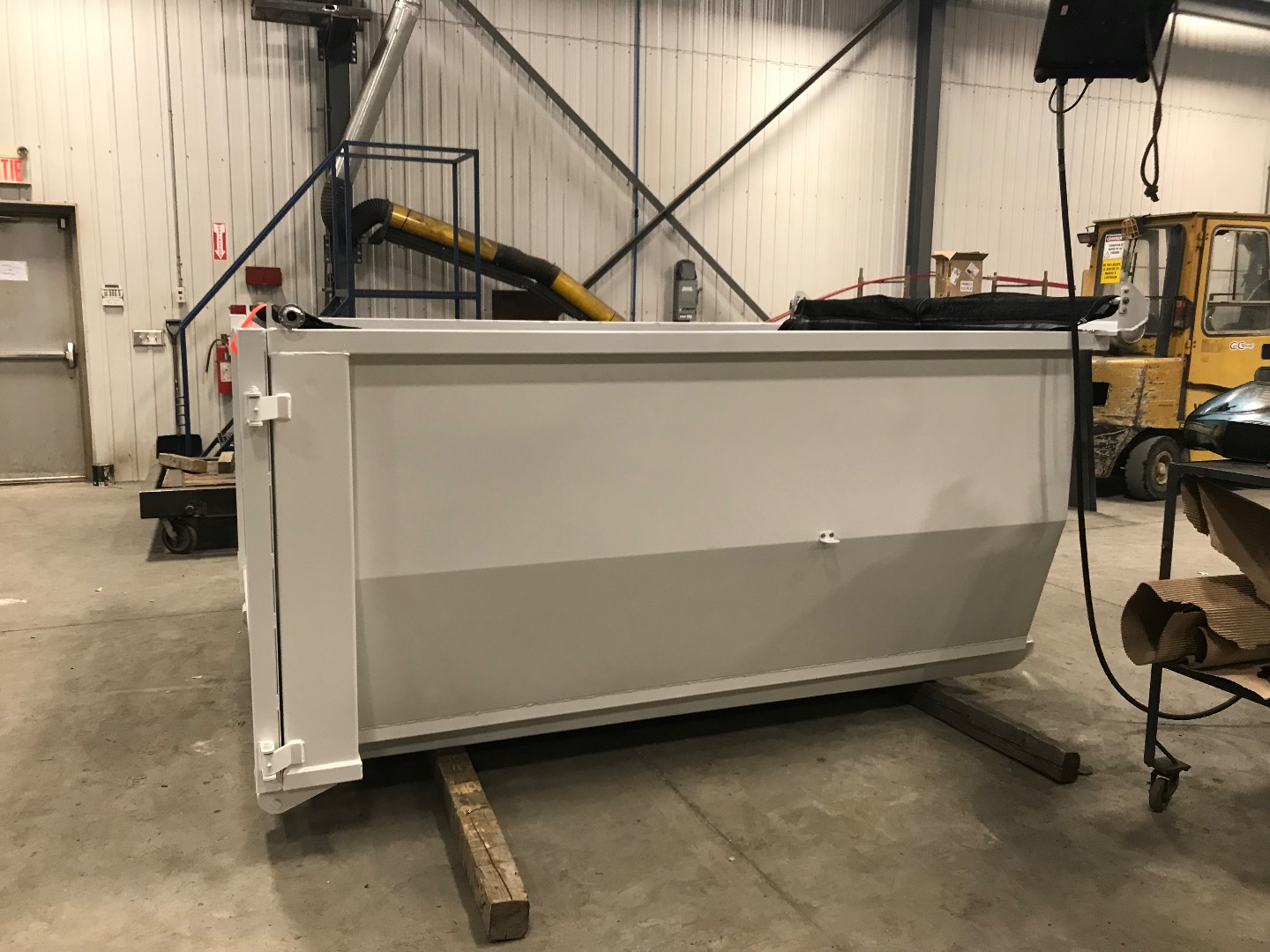 8 cubic yard container with tarp (on frame)